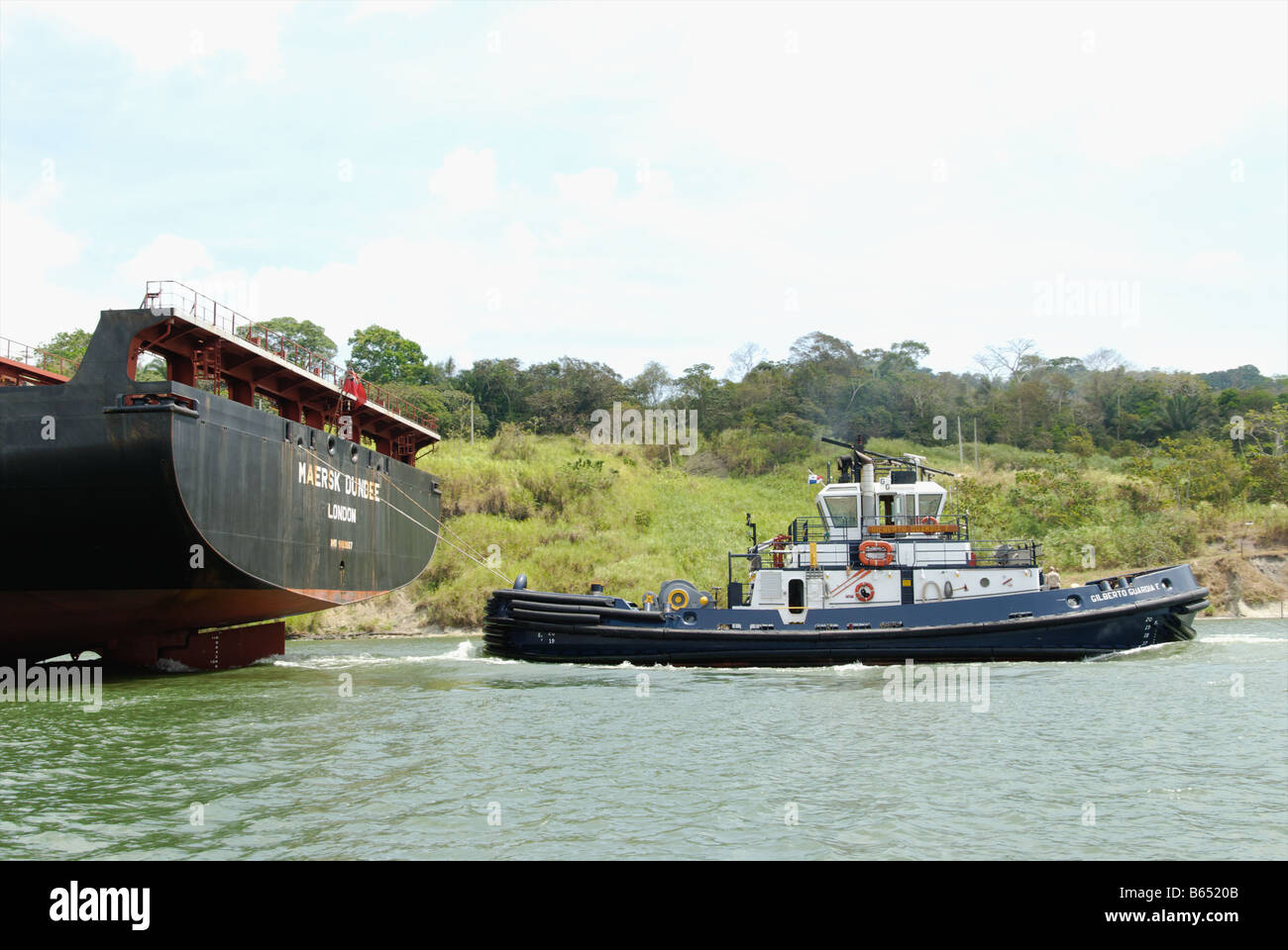 Dundee tug hi-res stock photography and images - Alamy
