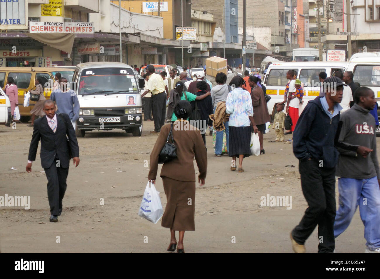 Bus queue africa hi-res stock photography and images - Alamy