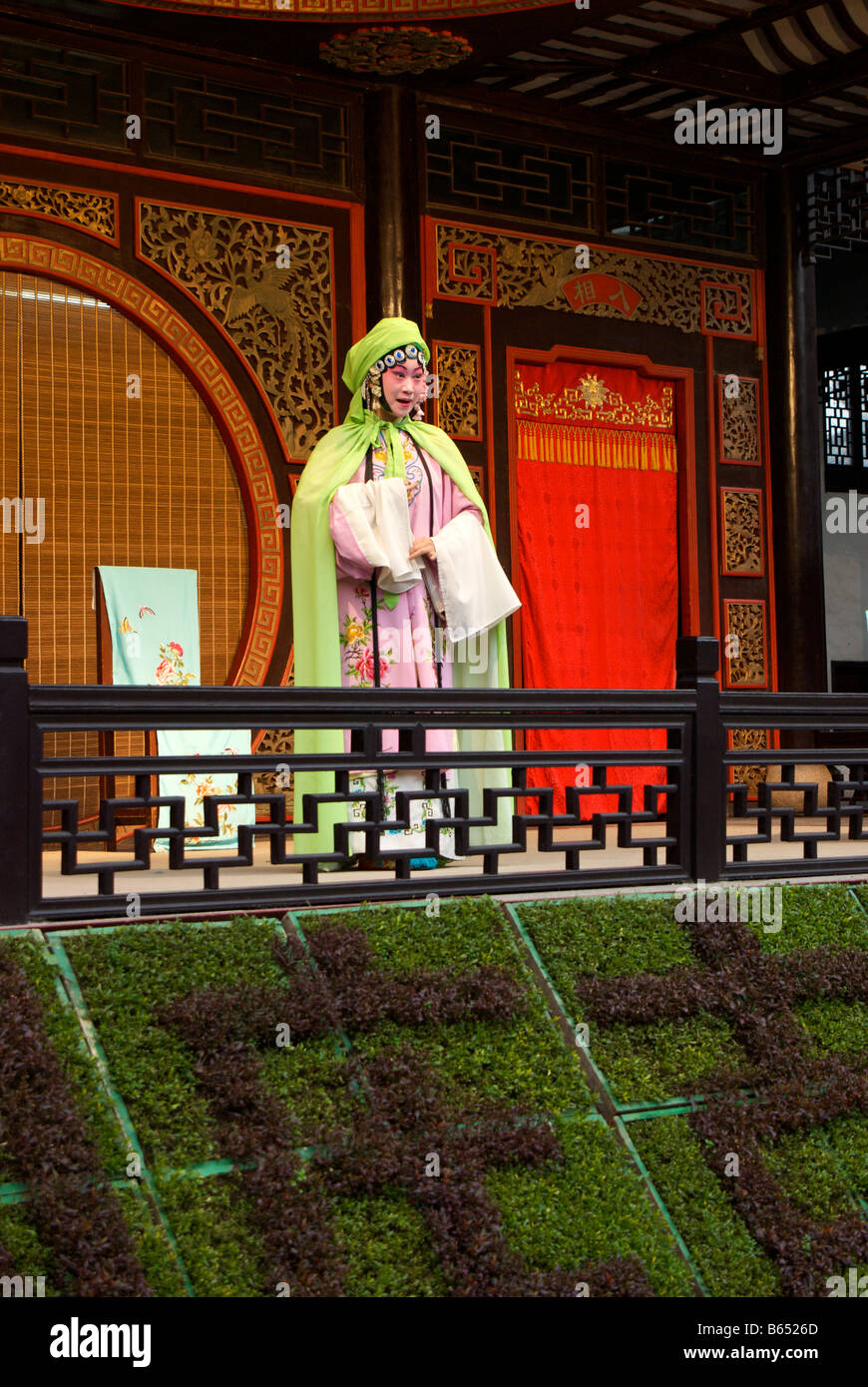 Female opera singer costume hi-res stock photography and images - Alamy