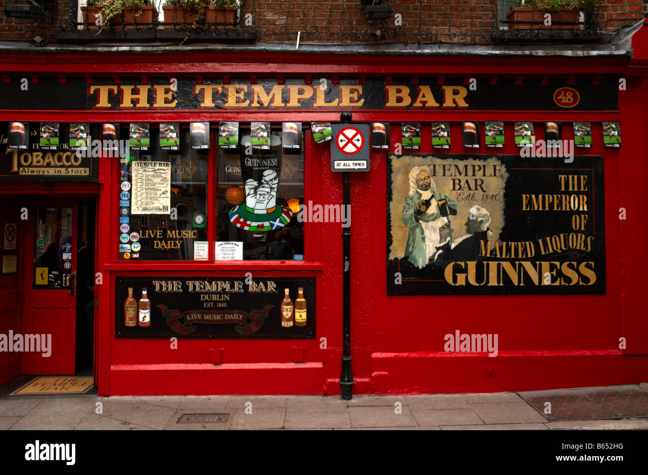 Temple bar tobacco hi-res stock photography and images - Alamy