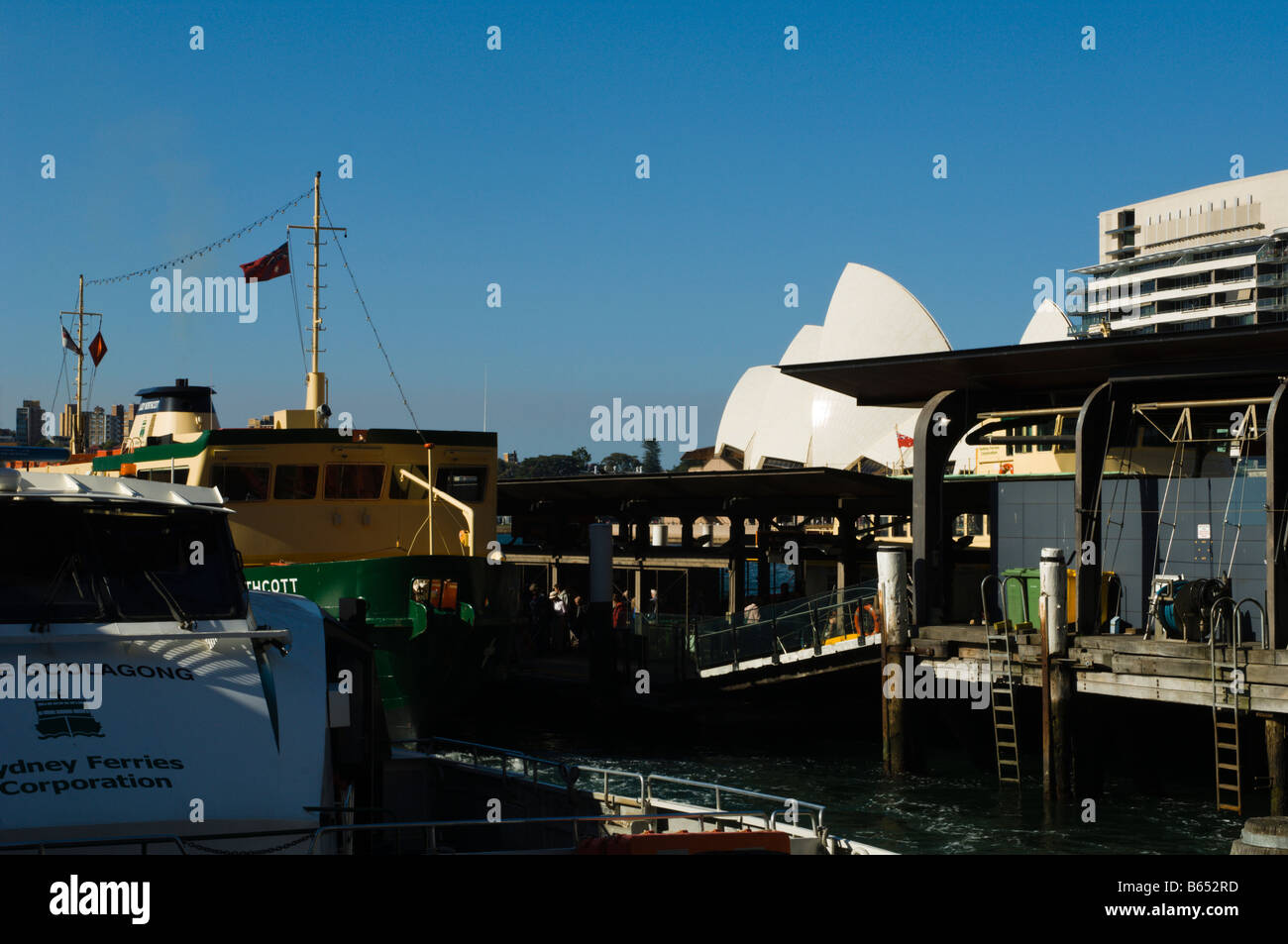 Ferries operating at Circular Quay in Sydney harbour Stock Photo - Alamy