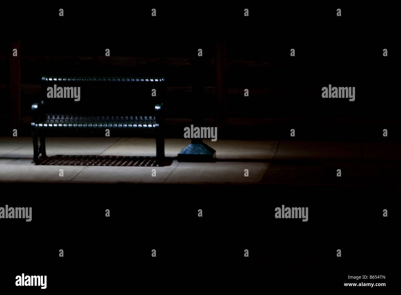 Bus stop bench night hi-res stock photography and images - Alamy