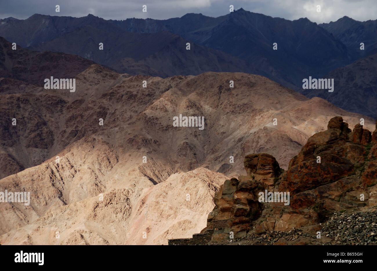 Himalayan life hi-res stock photography and images - Alamy