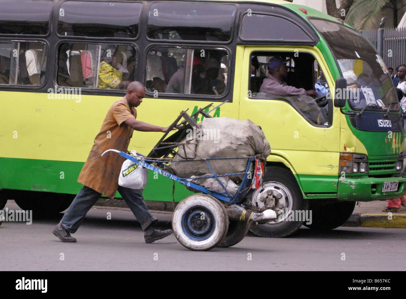 Pushcart kenya hi-res stock photography and images - Alamy