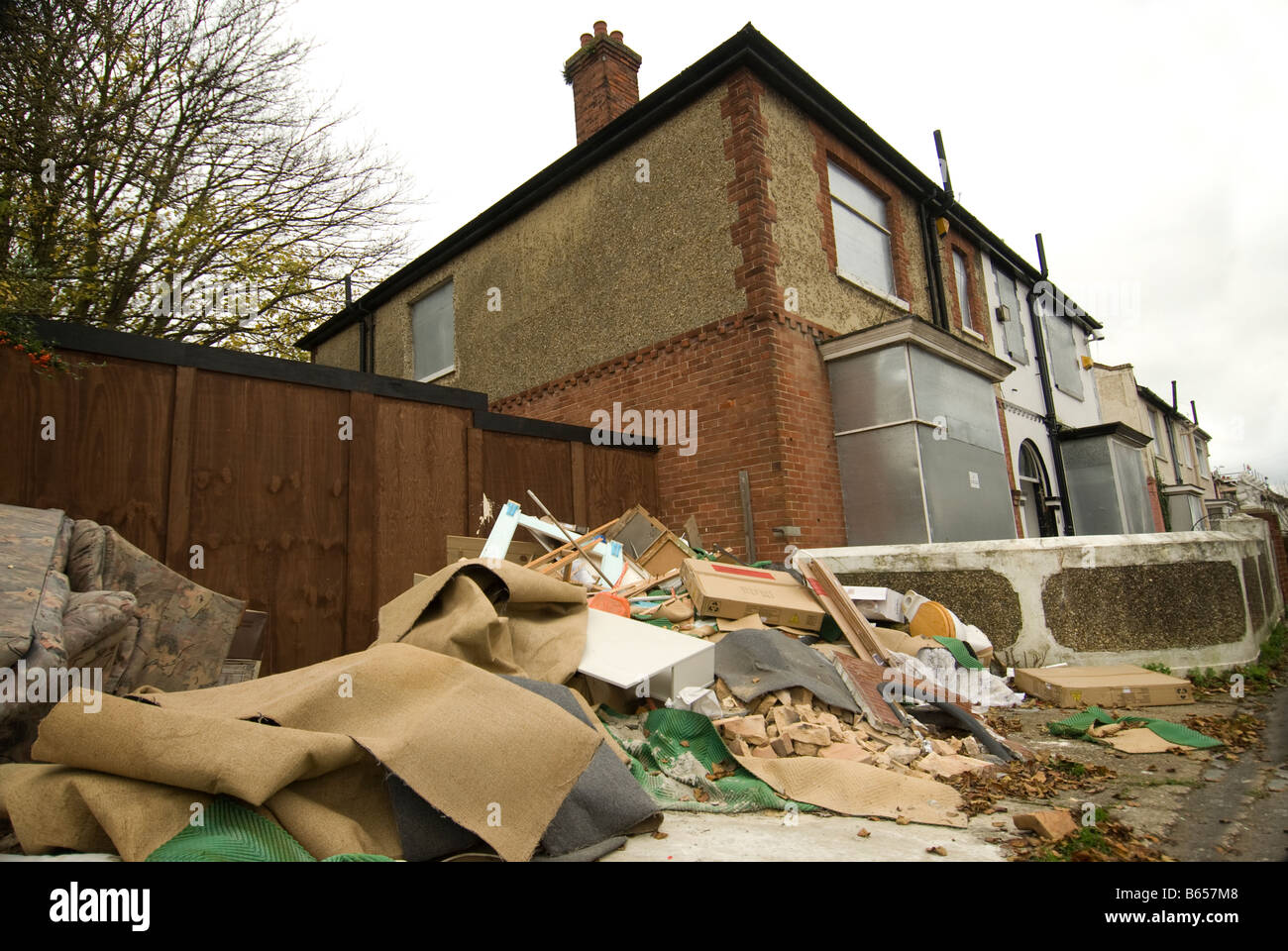 Boarded up houses hi-res stock photography and images - Alamy
