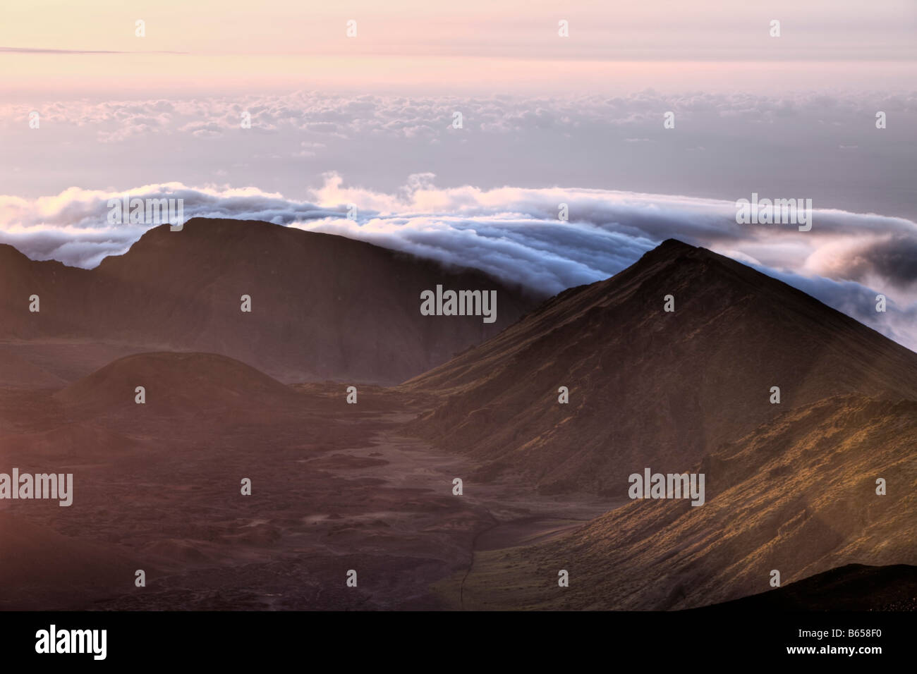 Haleakala crater hi-res stock photography and images - Alamy