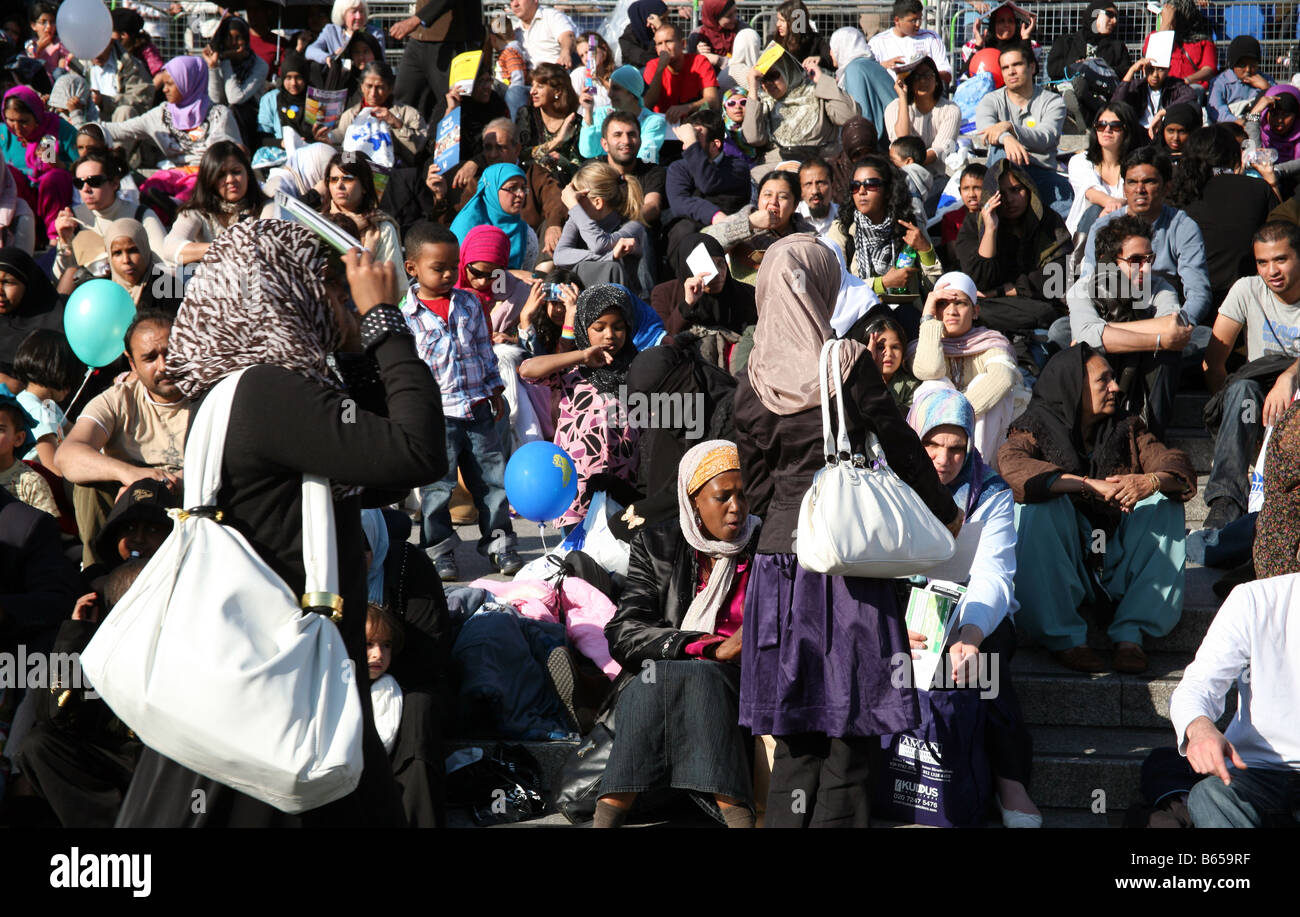 Eid Muslim festival in Trafalgar Square, London Stock Photo - Alamy