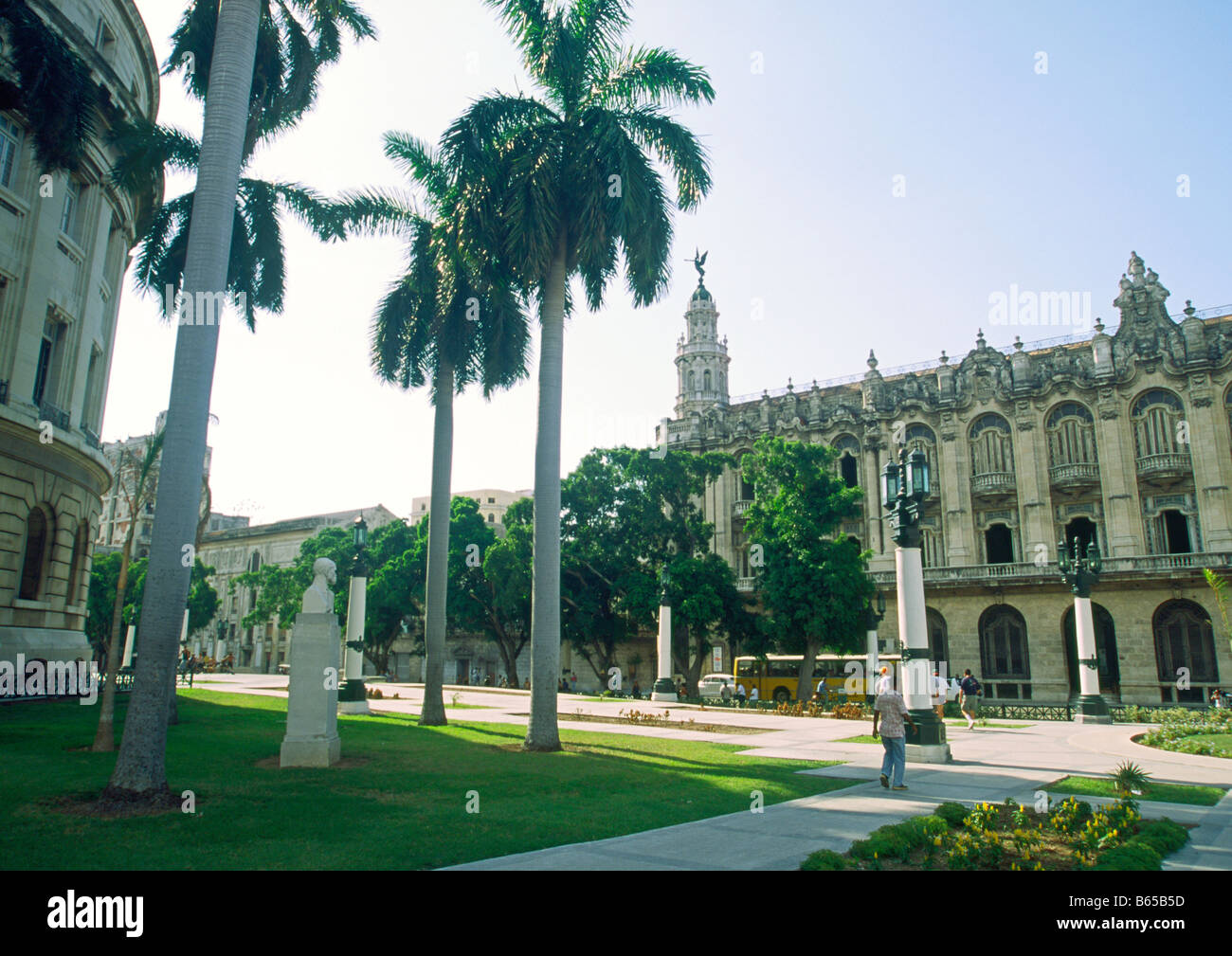 Teatro nacional cuba hi-res stock photography and images - Alamy