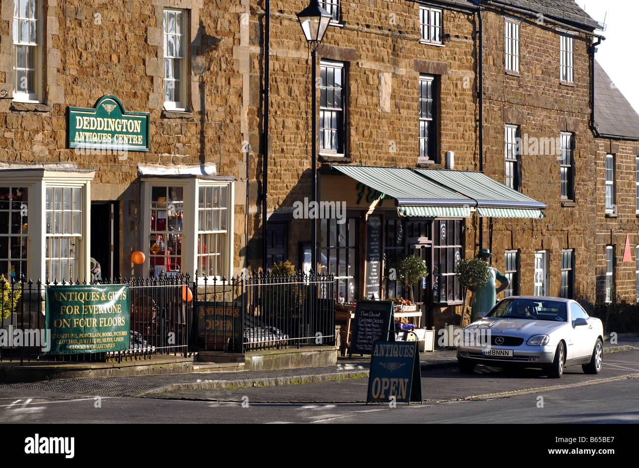 Deddington oxfordshire village hi-res stock photography and images - Alamy