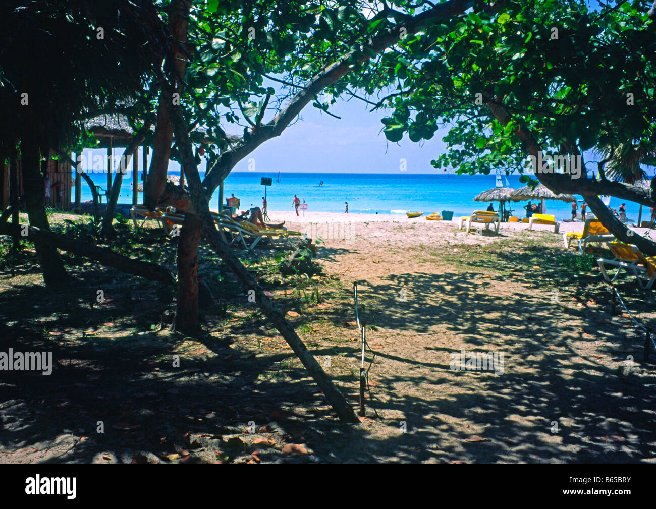 Poor tourist cuba beach hi-res stock photography and images - Alamy