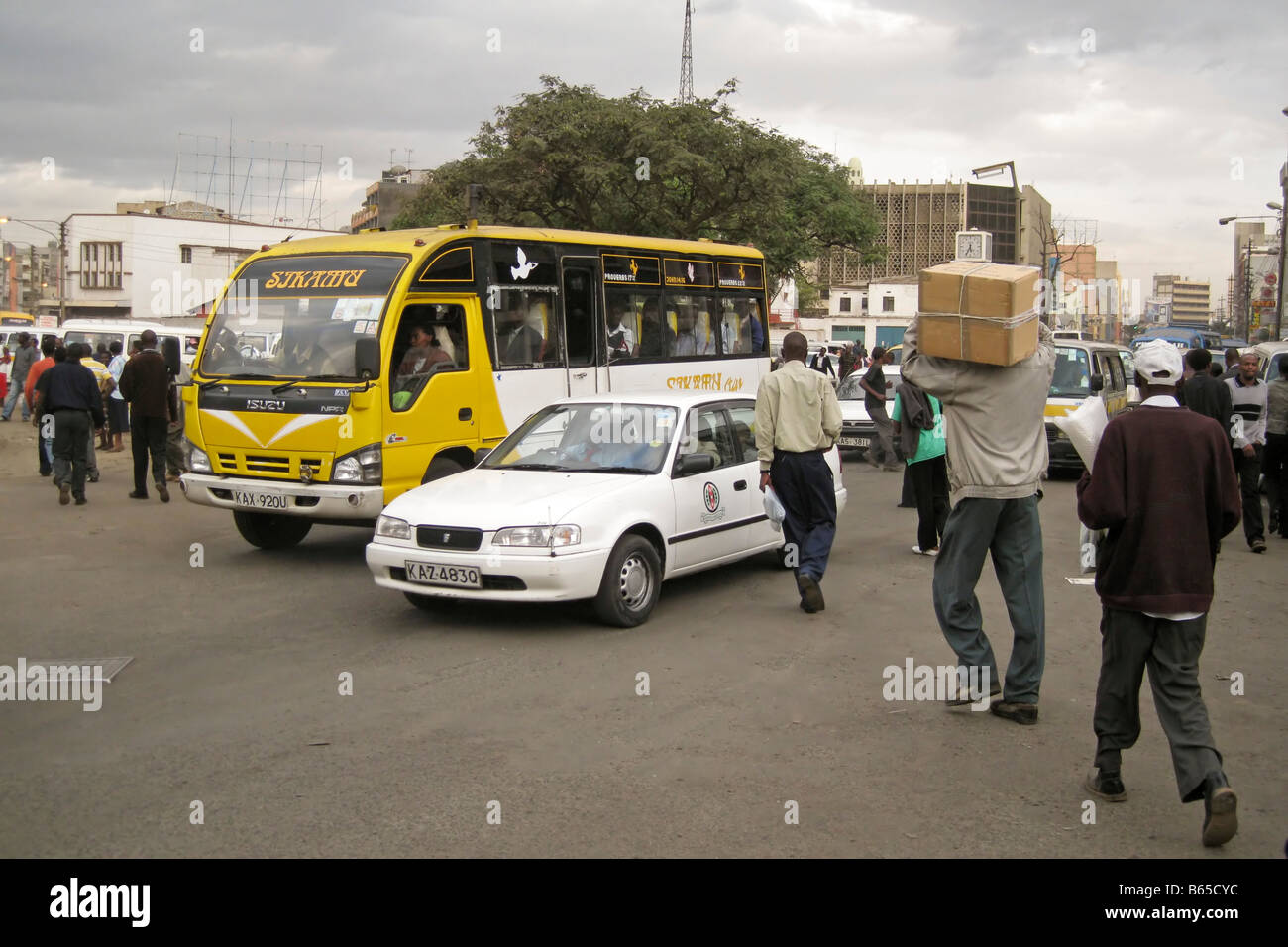 Bus queue africa hi-res stock photography and images - Alamy