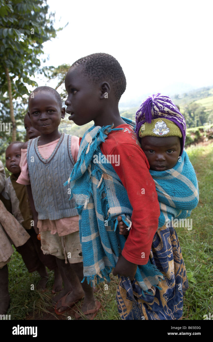Tea picker Children and baby in Kenya Stock Photo - Alamy