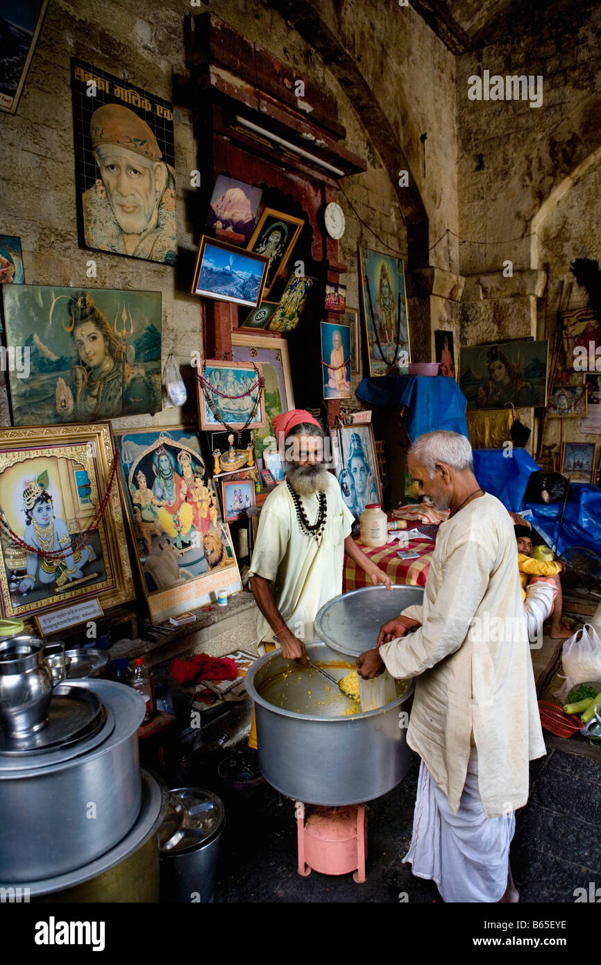 India, Mumbai, Maharashtra, Babulnath temple (Hindu). Hindu priest ...