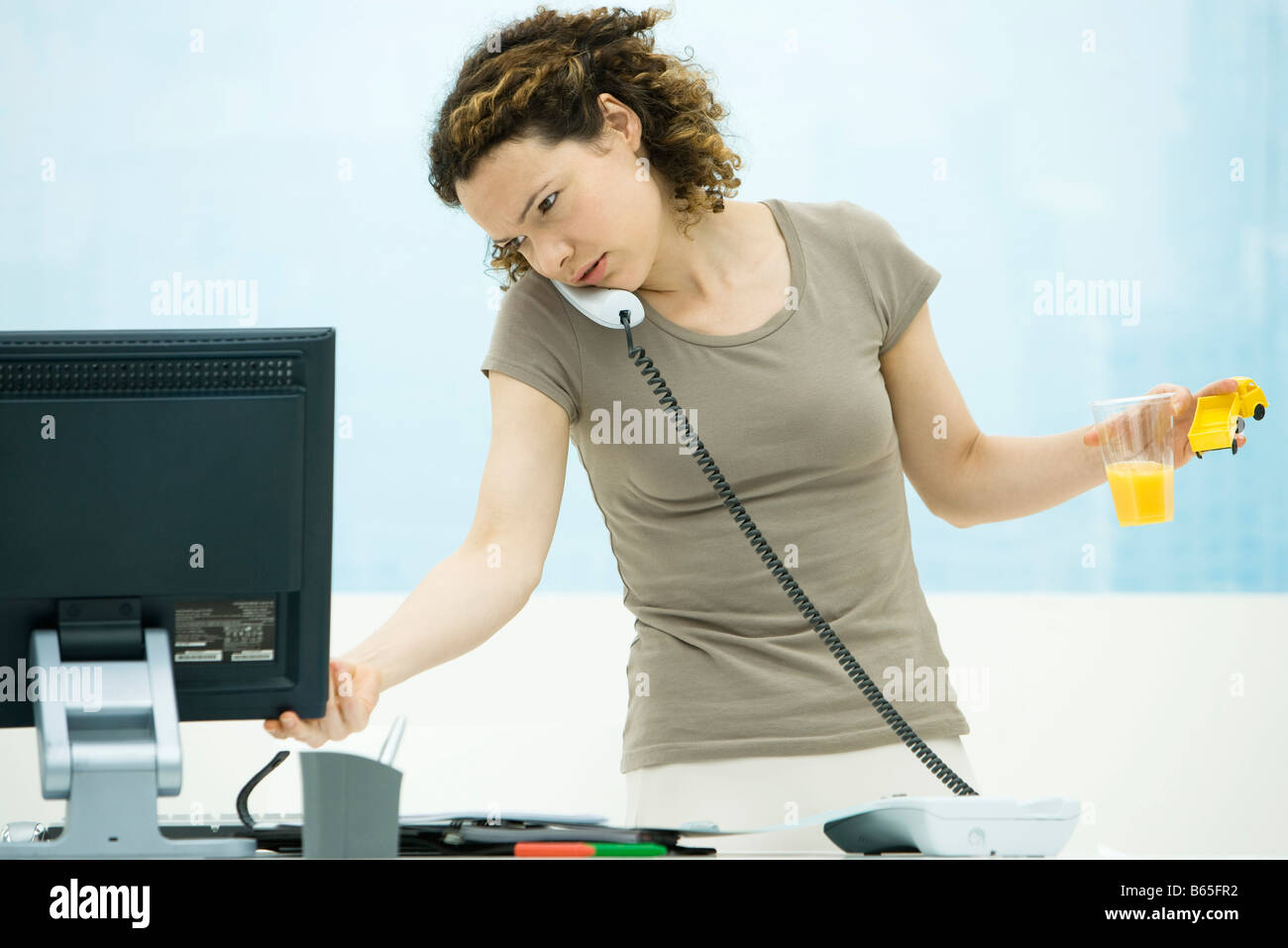 Multitasking issues hi-res stock photography and images - Alamy