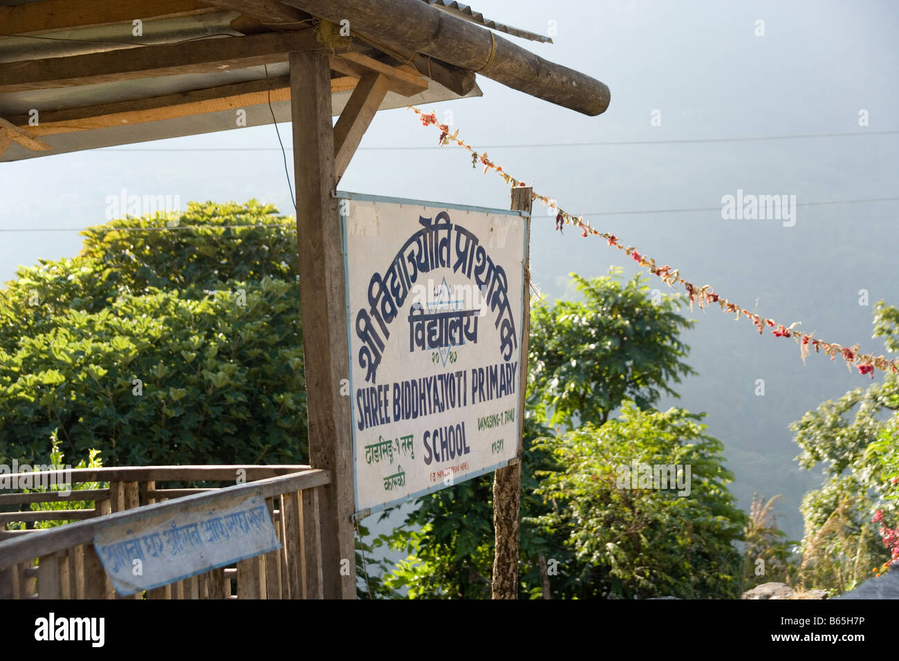 School on the trek up the side of the Modi River valley to Ghandruk ...