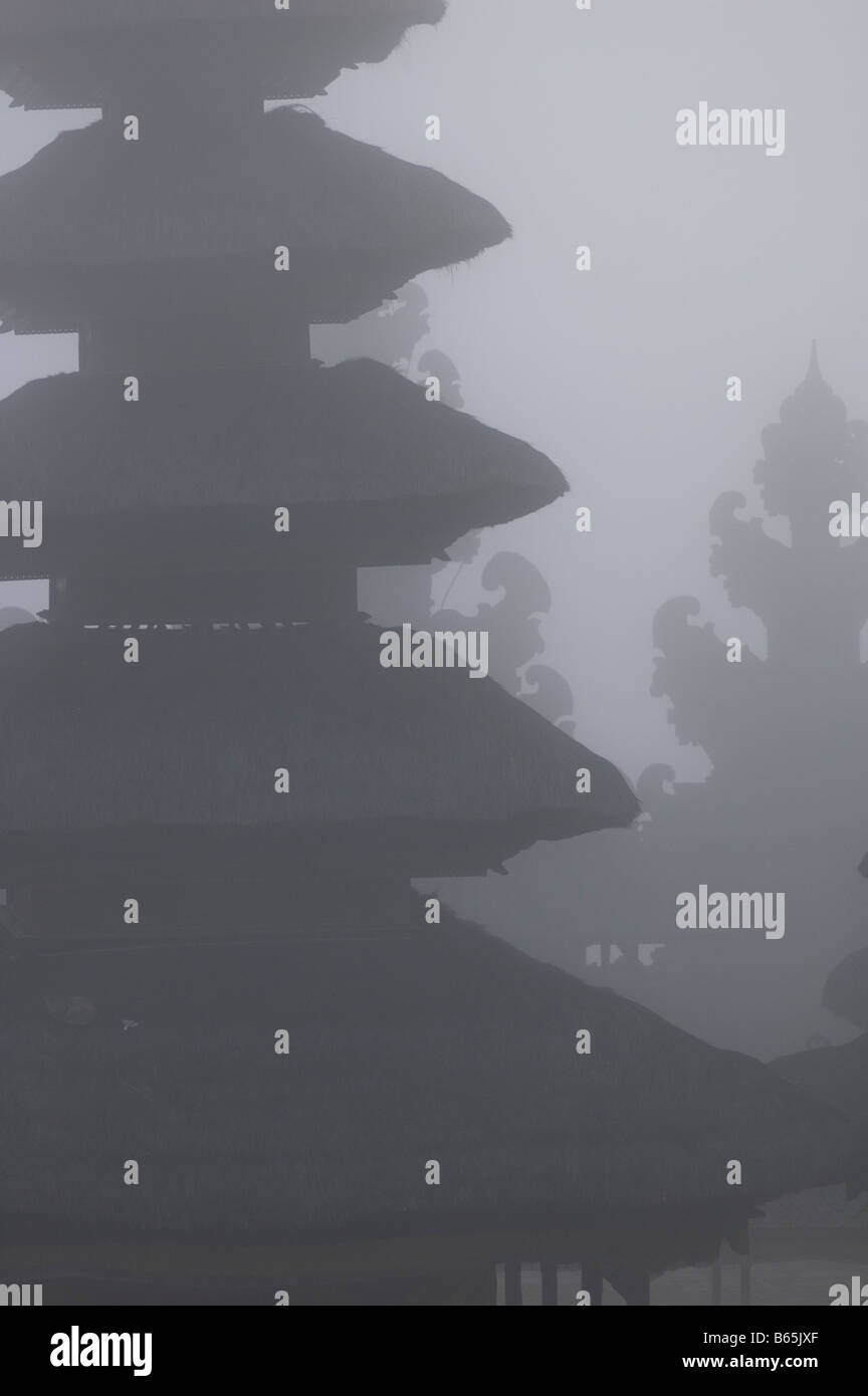 Mist shrouded temple hi-res stock photography and images - Alamy