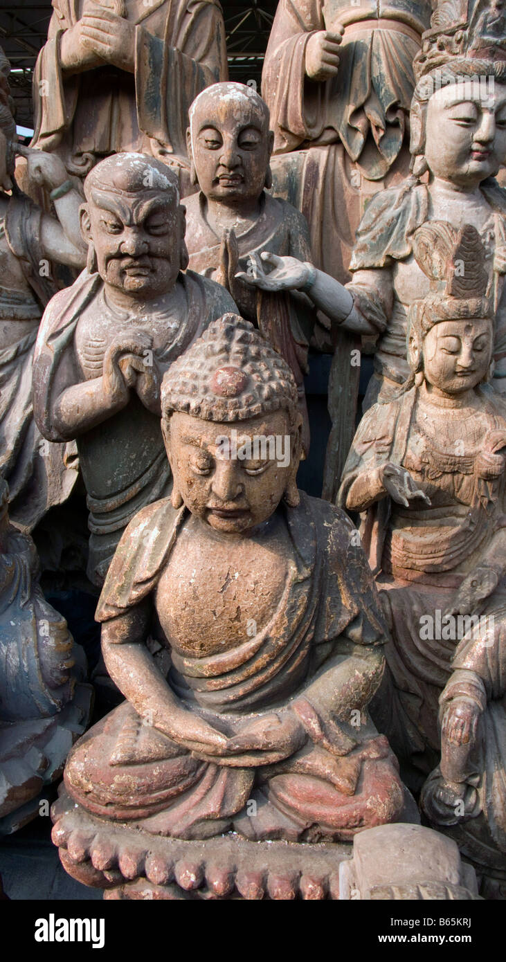 Statues at the Panjiayuan Market in Beijing China Stock Photo - Alamy