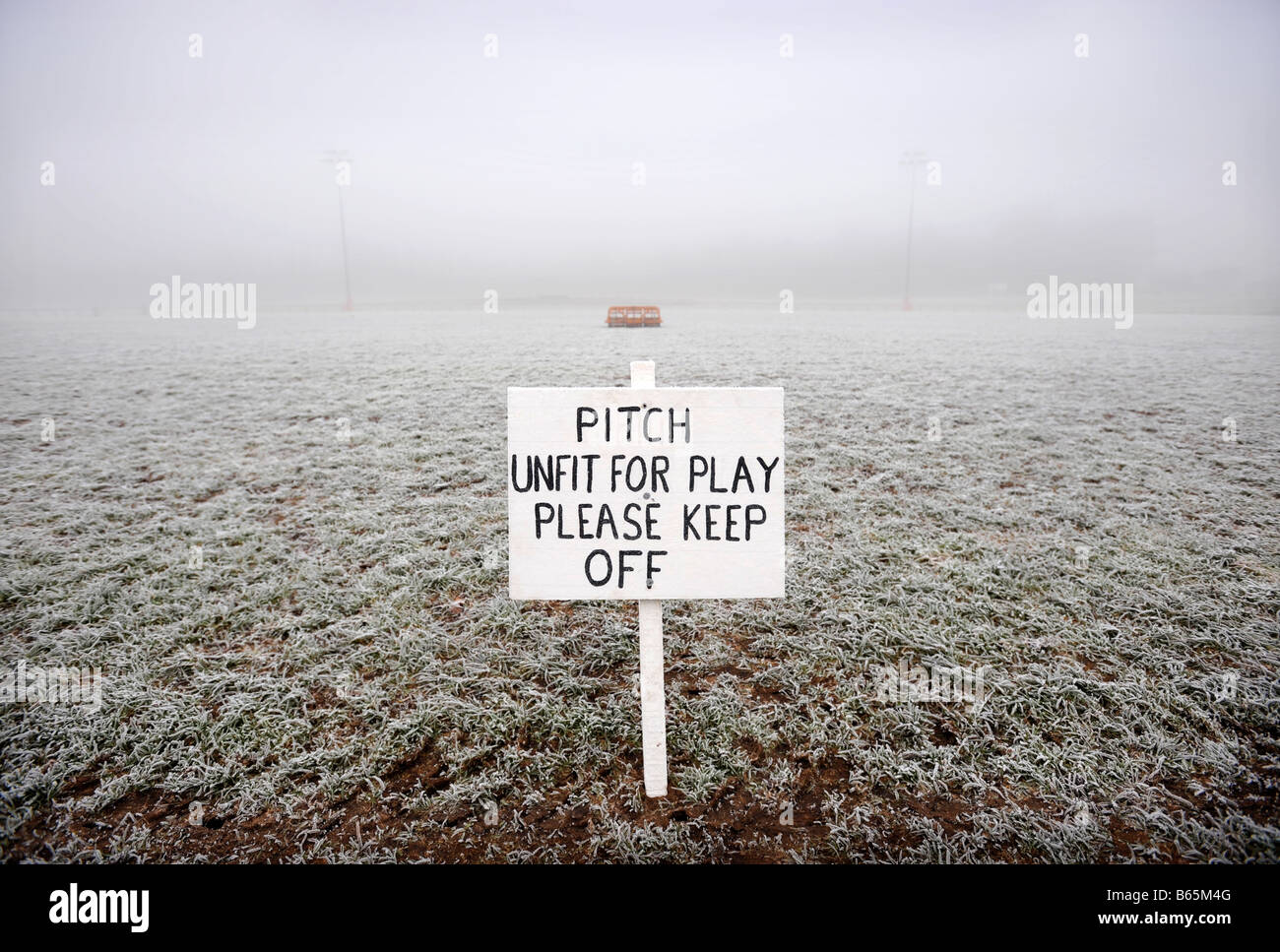Please keep off the pitch sign hi-res stock photography and images - Alamy