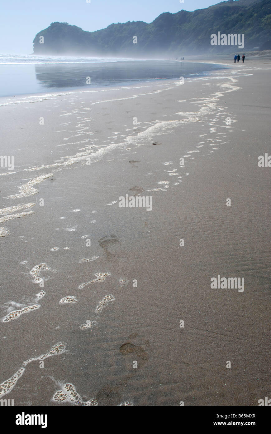 Foot prints on the beach Stock Photo - Alamy