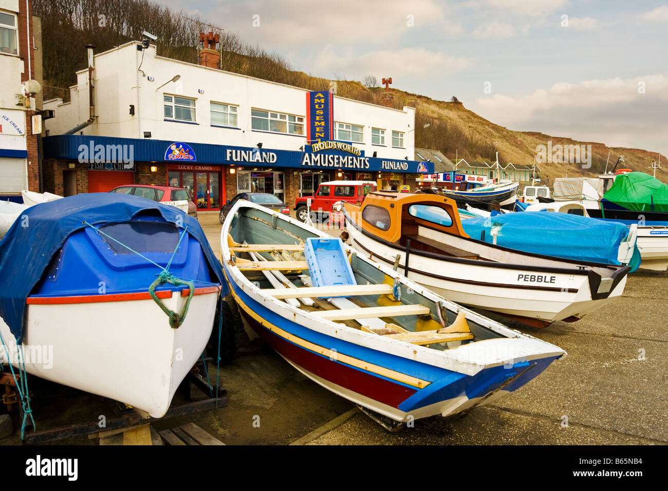 Filey north yorkshire fishing boats hi-res stock photography and images ...