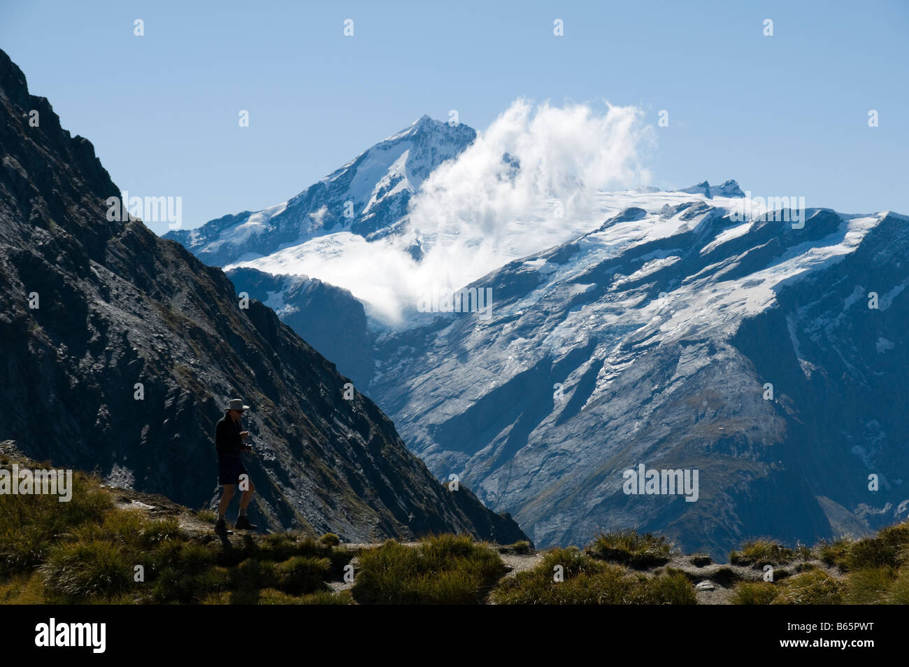 Mount Aspiring over the Matukituki valley, from the Cascade Saddle ...
