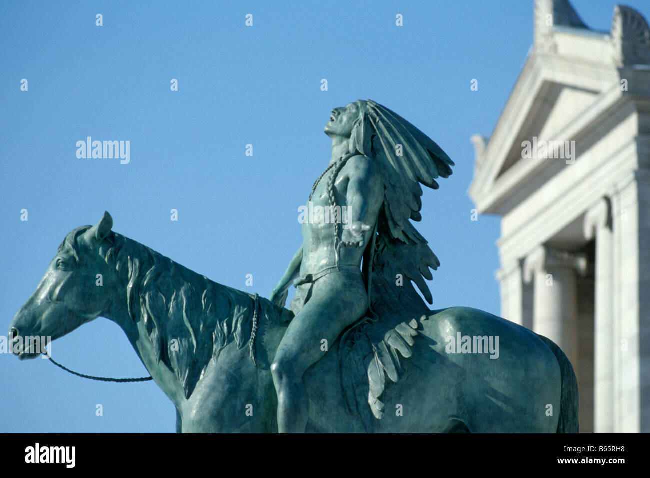Cyrus the great statue hi-res stock photography and images - Alamy