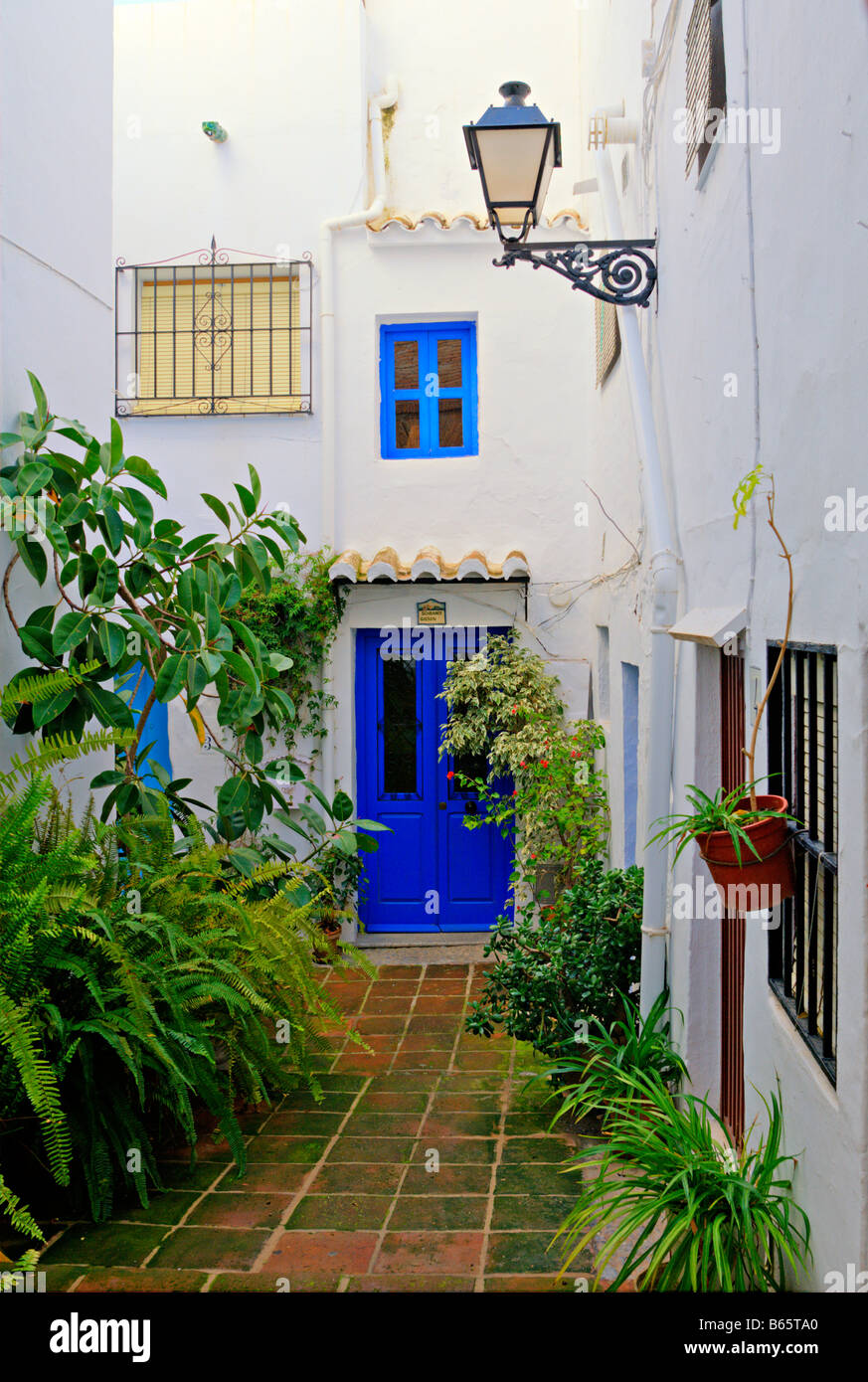 Ceramic tiled courtyard hi-res stock photography and images - Alamy