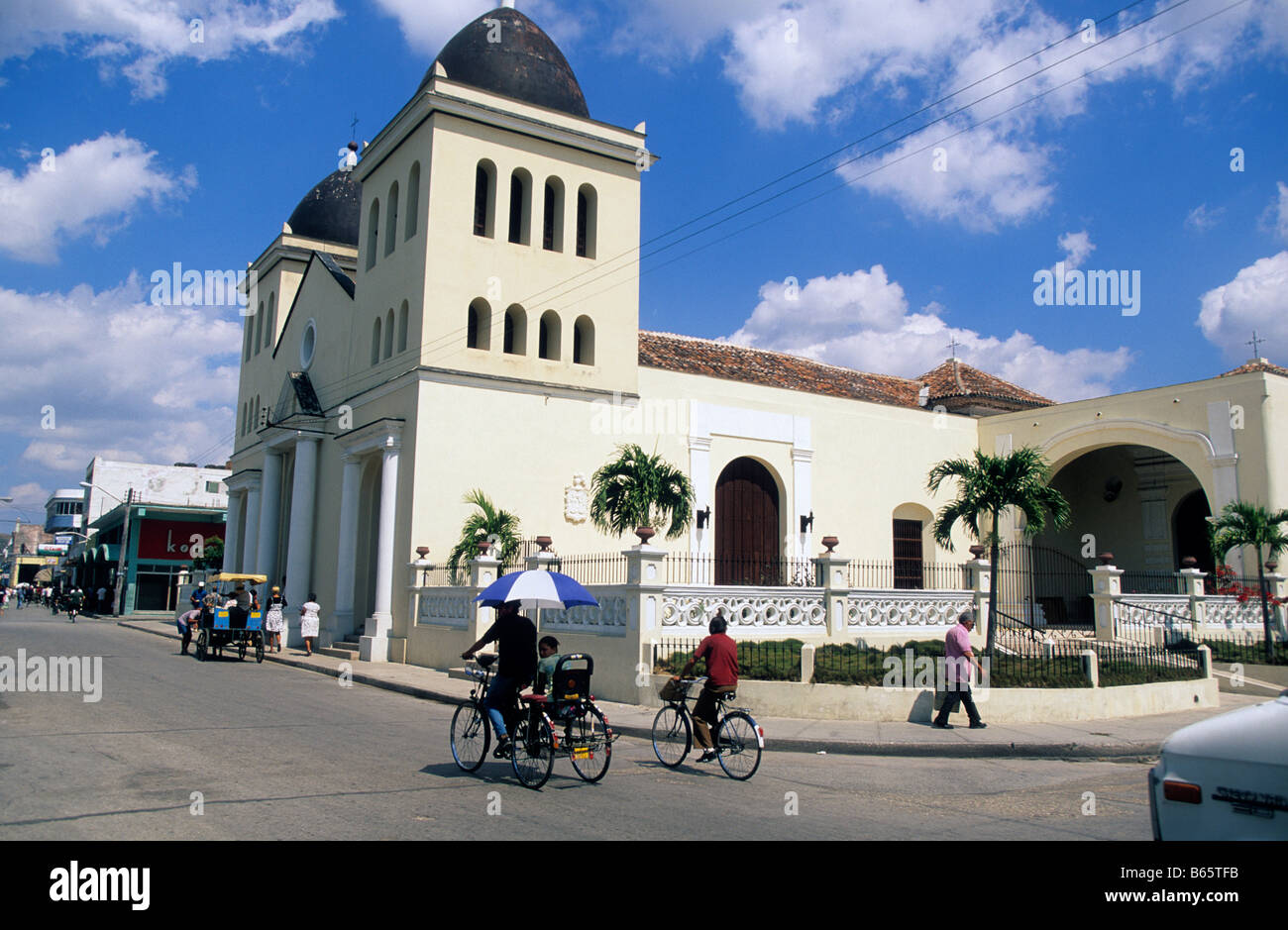 cuba holguin province a street scene in holguin Stock Photo - Alamy