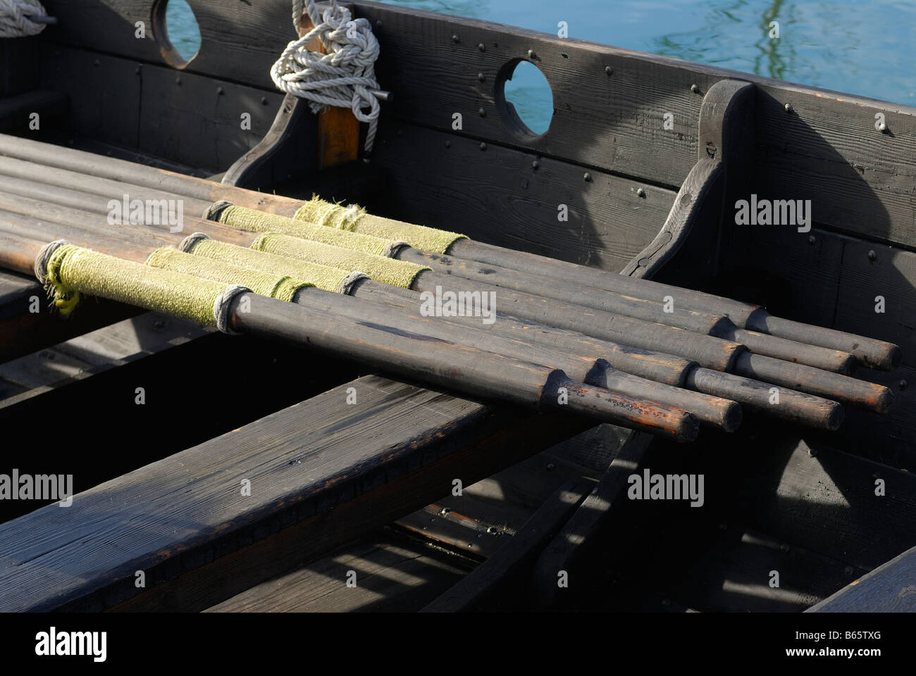 Viking oar hi-res stock photography and images - Alamy