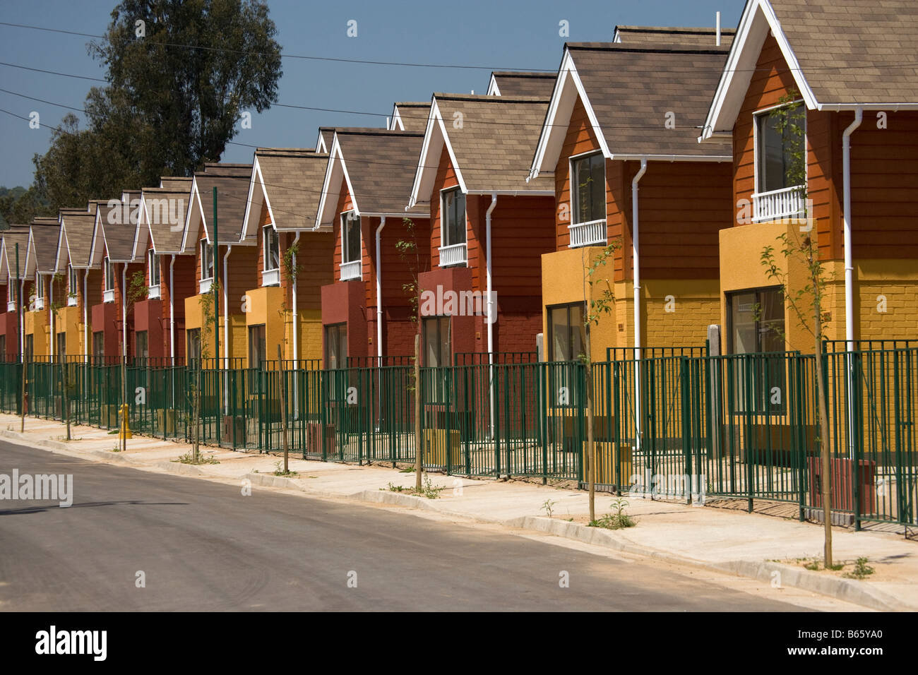 Identical houses hi-res stock photography and images - Alamy