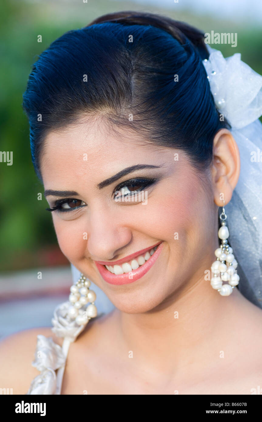 Lebanon wedding and bride hi-res stock photography and images - Alamy