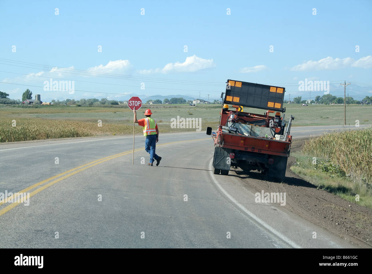 Pavements road hi-res stock photography and images - Alamy