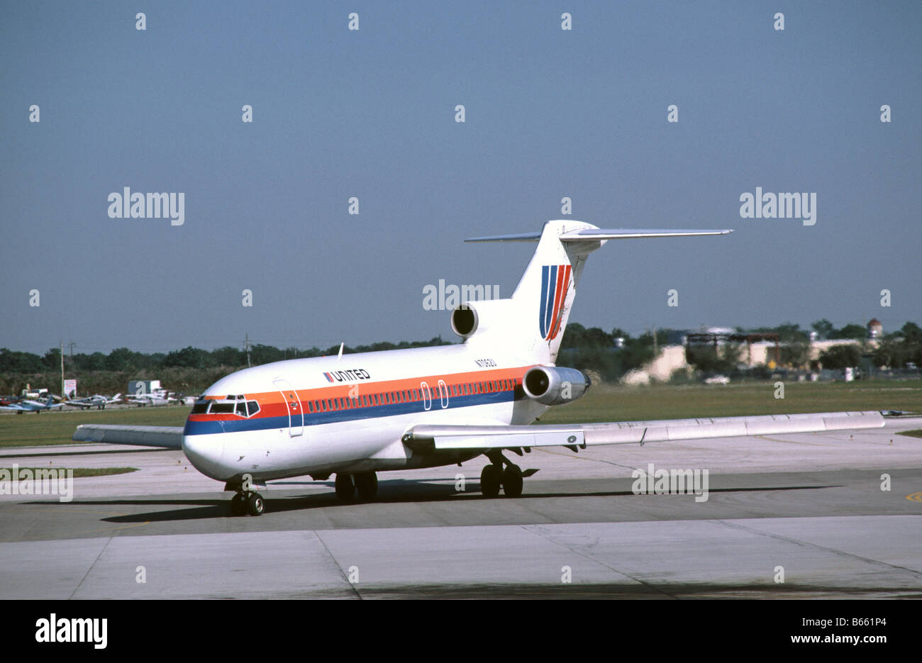 United airlines airport hi-res stock photography and images - Alamy