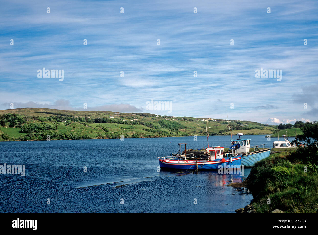 Teelin harbour donegal hi-res stock photography and images - Alamy