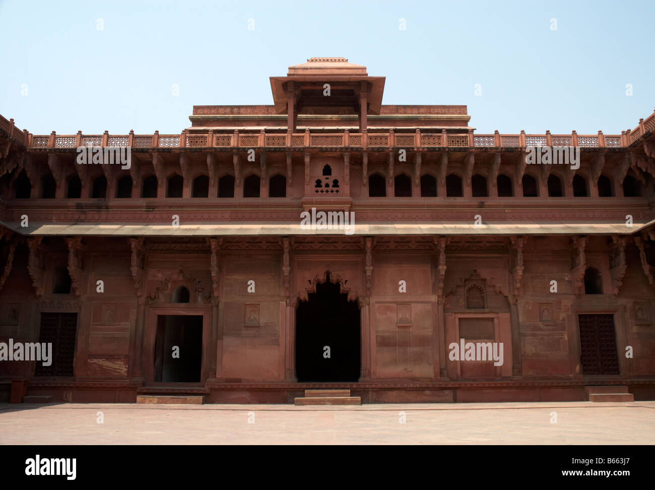 Architecture within the Agra Fort complex in the Indian city of Agra ...