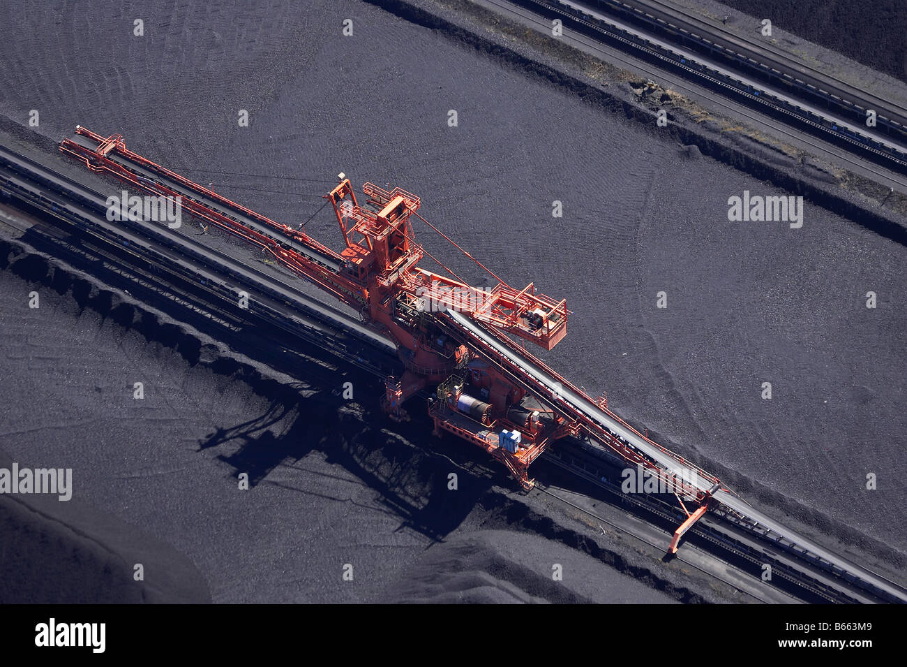 Coal stacker hi-res stock photography and images - Alamy