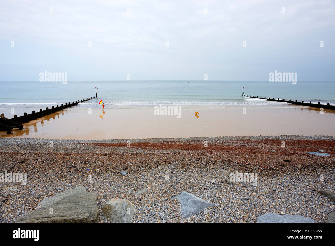 Groynes on the beach sheringham hi-res stock photography and images - Alamy