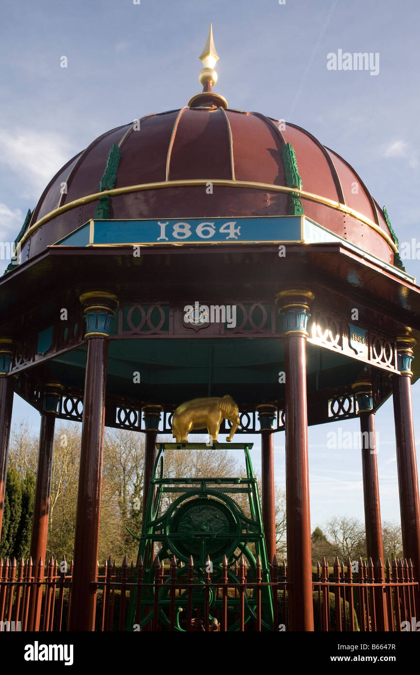 Stoke row well hi-res stock photography and images - Alamy