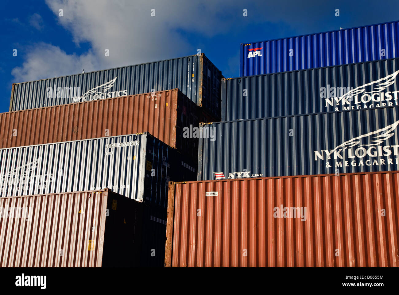 Containers container hi-res stock photography and images - Alamy