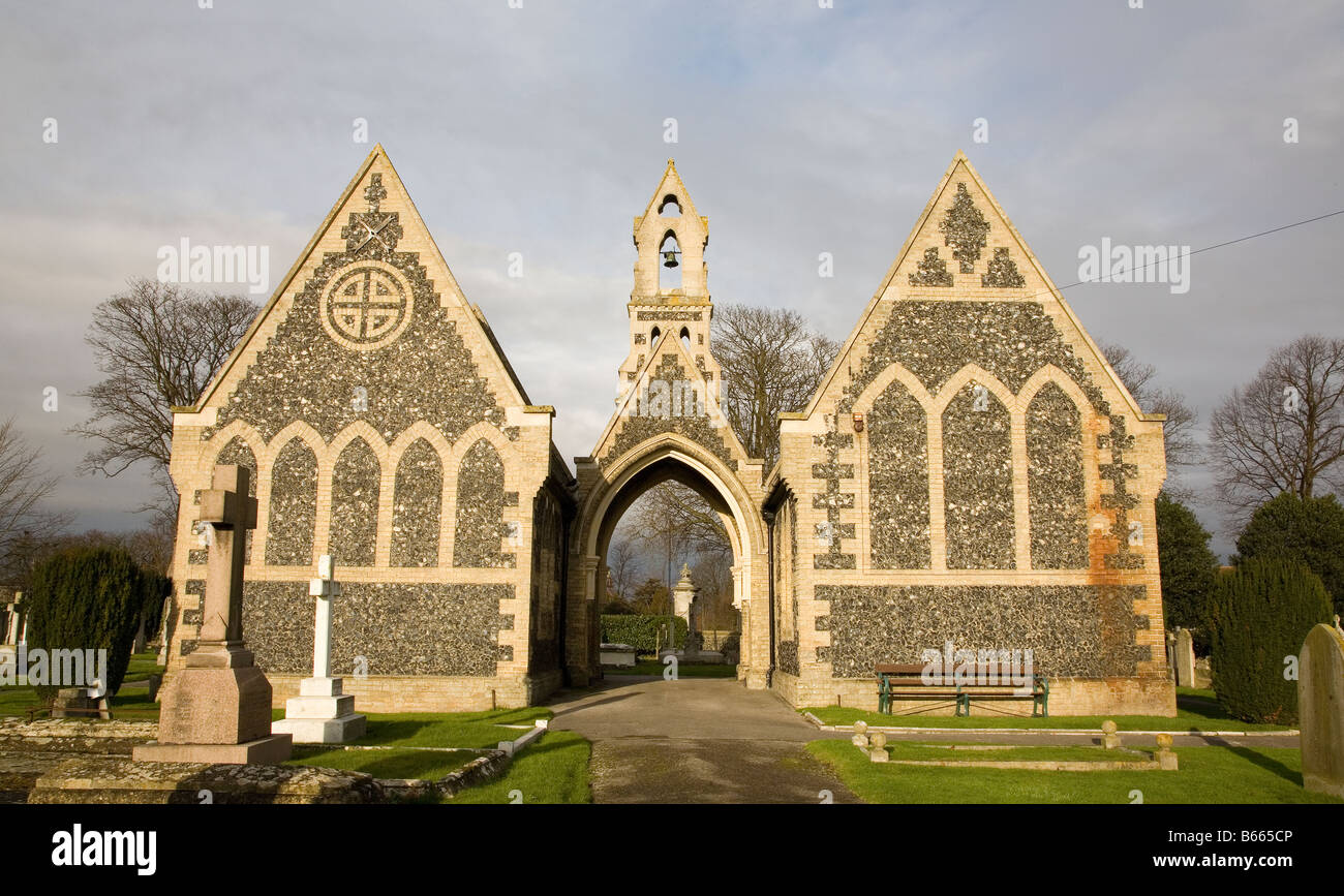 Chapel building within cemtery Stock Photo - Alamy