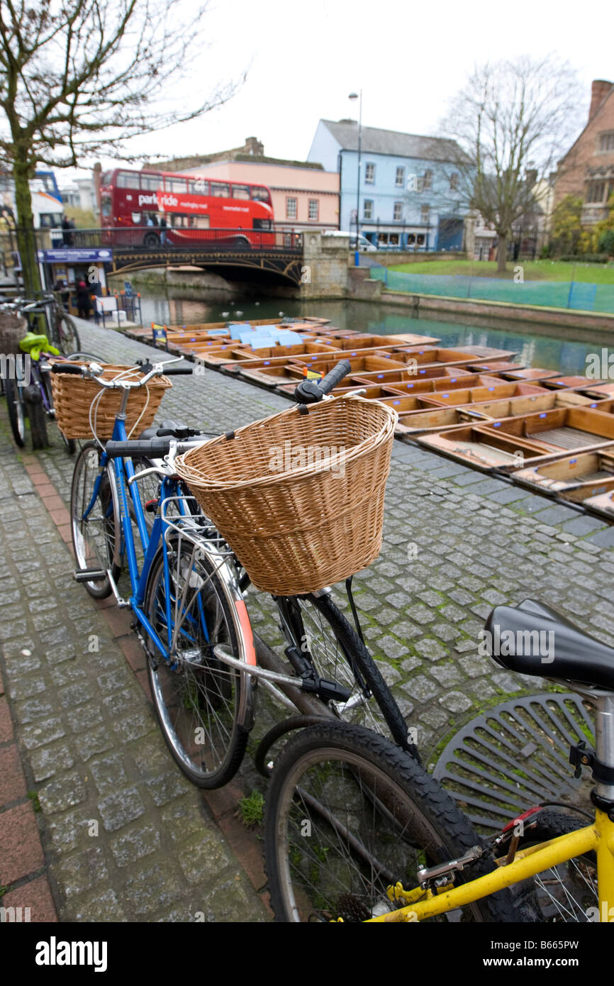 Bicycles and punts in Cambridge Stock Photo - Alamy