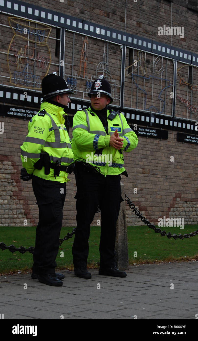 Two policeman hi-res stock photography and images - Alamy
