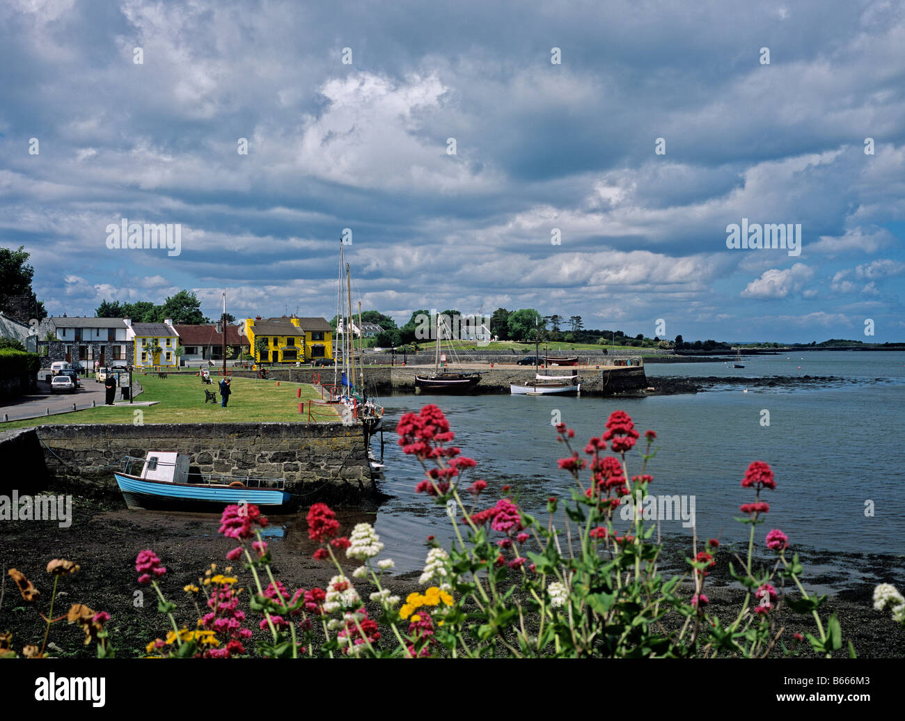 Kinvara harbour county galway ireland hi-res stock photography and ...