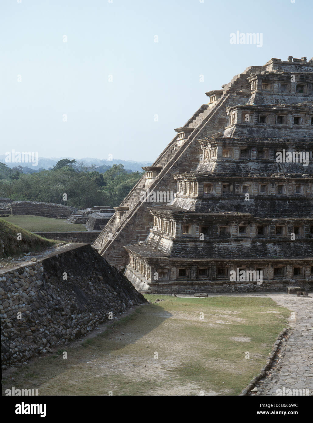 Pyramid of the niches hi-res stock photography and images - Alamy
