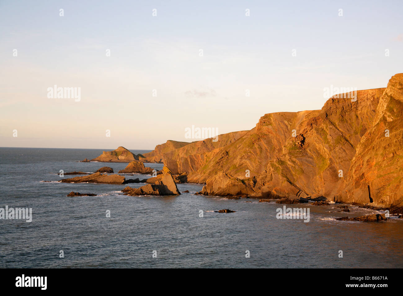 Folded layers cliff formation hi-res stock photography and images - Alamy