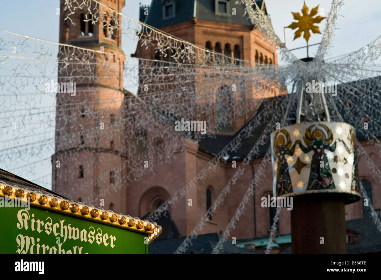 Scenes from a german Christmas market Stock Photo - Alamy
