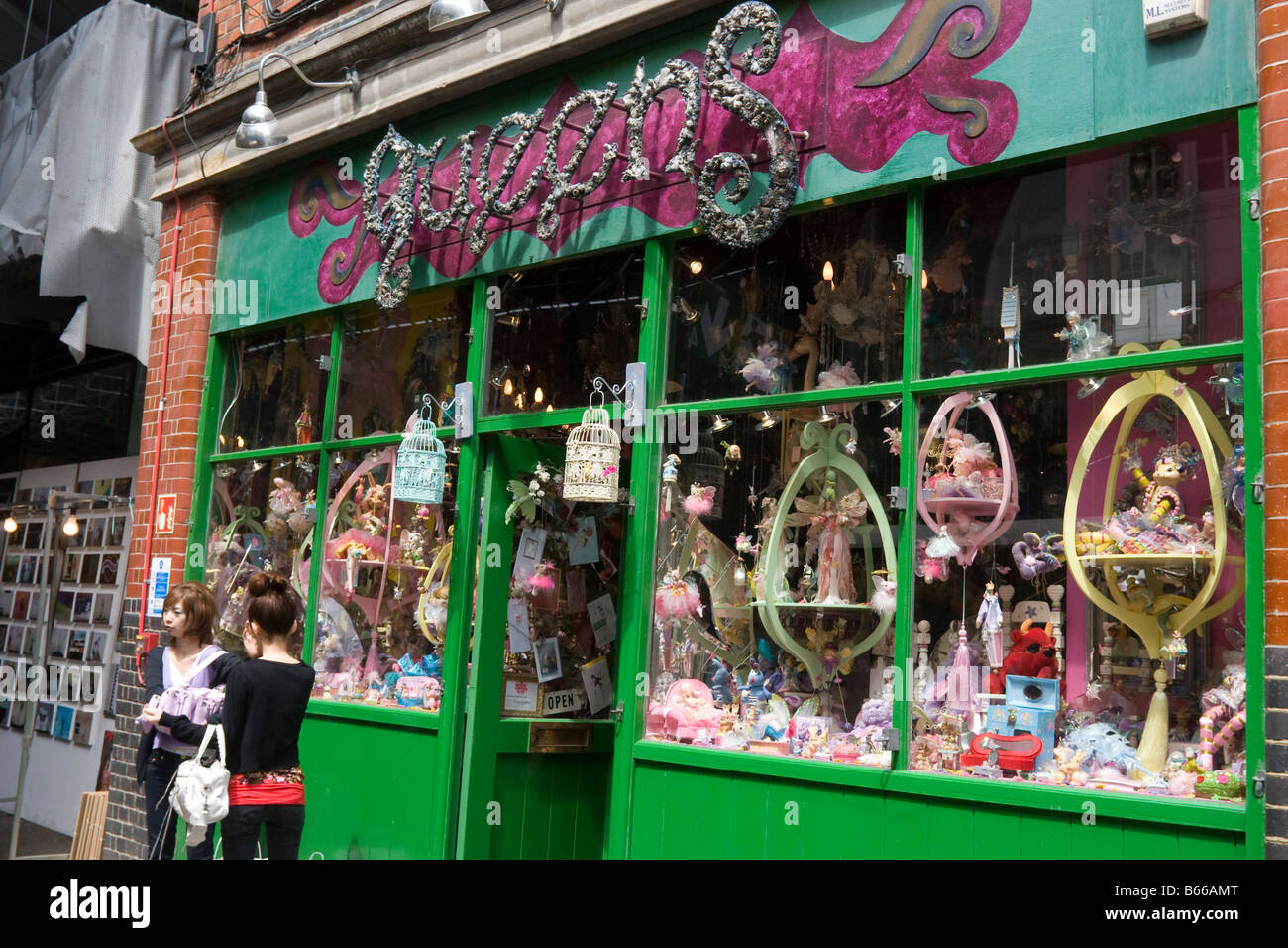 Front of Queen's shop by Spitalfields Market, London, England, UK Stock ...