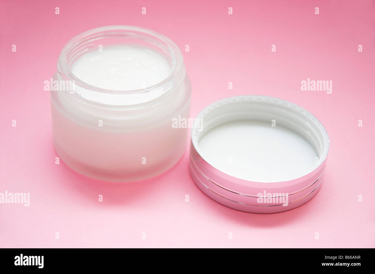 Beauty still life cream hi-res stock photography and images - Alamy