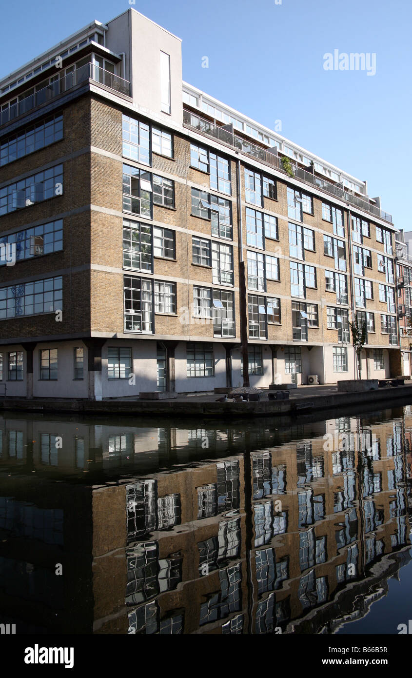 Converted to flats hi-res stock photography and images - Alamy