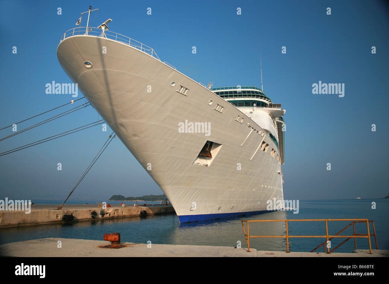 Docks cruise ship dock hi-res stock photography and images - Alamy